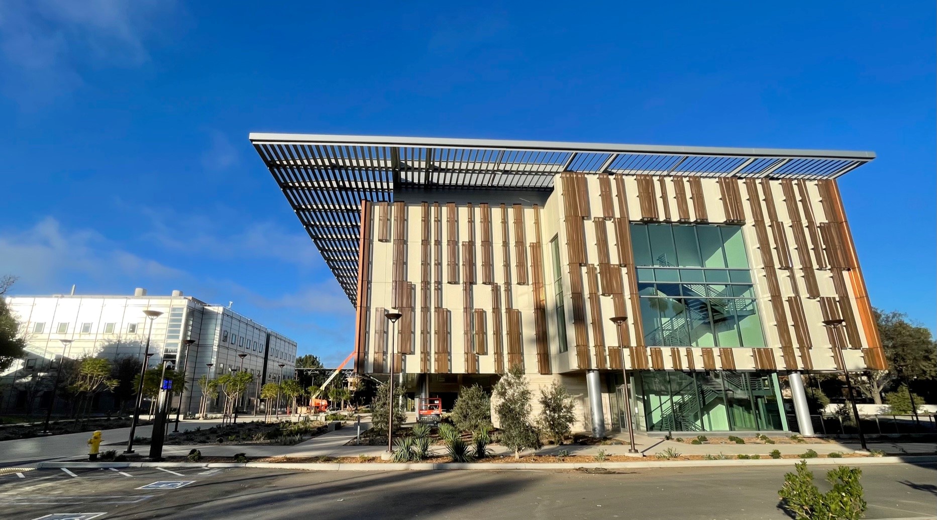 Tianqiao and Chrissy Chen Neuroscience Research Building
